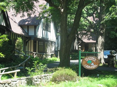 Teatown Lake Reservation | Environmental Educational Center | Maurice D ...